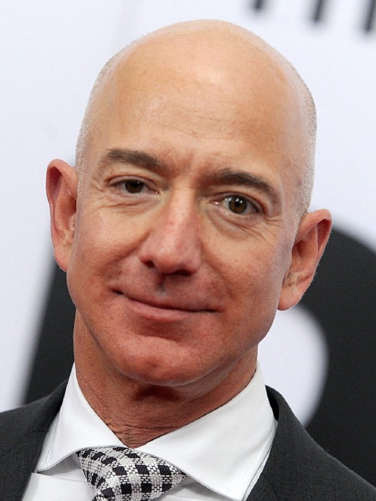 Jeff Bezos: conheça a história do bilionário fundador da Amazon