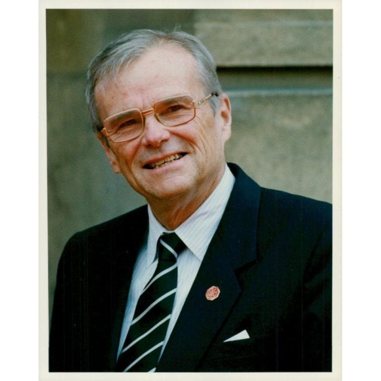 Nicholas F. Brady é o responsável pela criação do Plano Brady