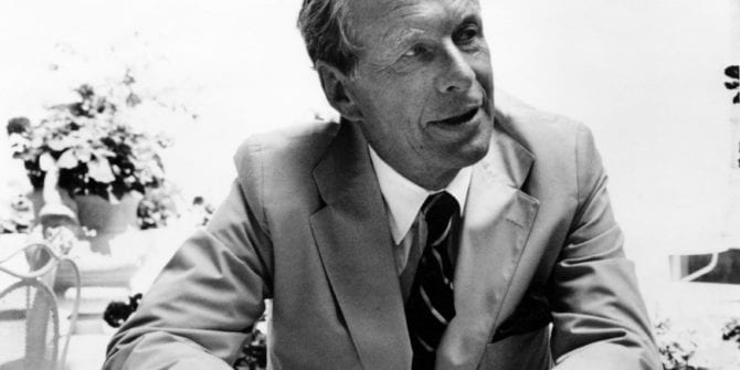 David Ogilvy, o icônico publicitário e fundador do Ogilvy & Mather