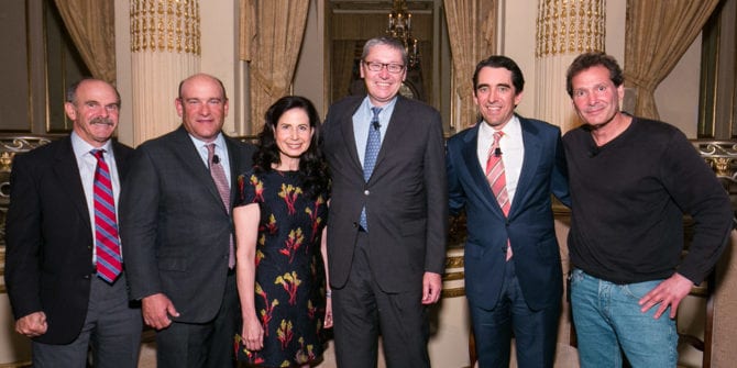 Gregory Mankiw é o autor do livro Introdução à Economia