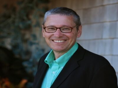 Gregory Mankiw é o autor do livro Introdução à Economia