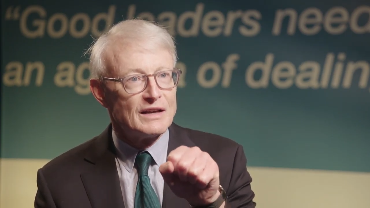 Michael Porter - perfil do responsável pelas cinco forças de Porter
